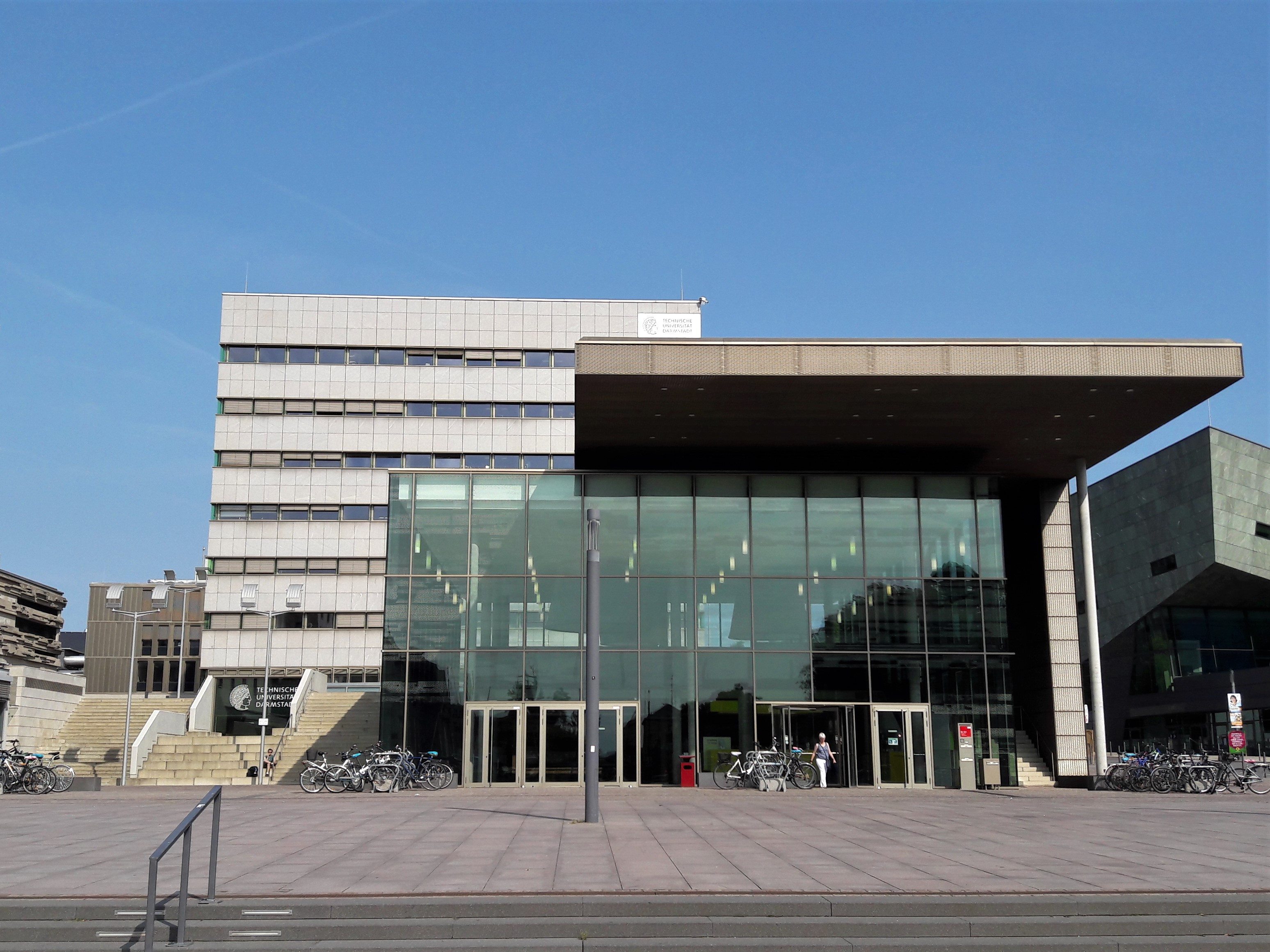 Top 50 Free International Universities for U.S. Students - DegreeQuery.com